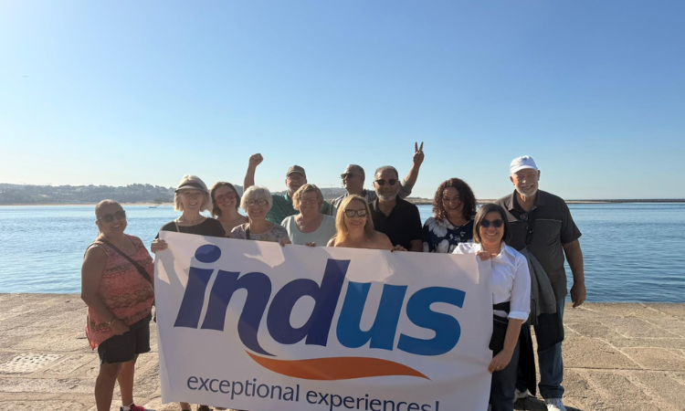 What It’s Like Traveling with a Group — Expectations vs Reality